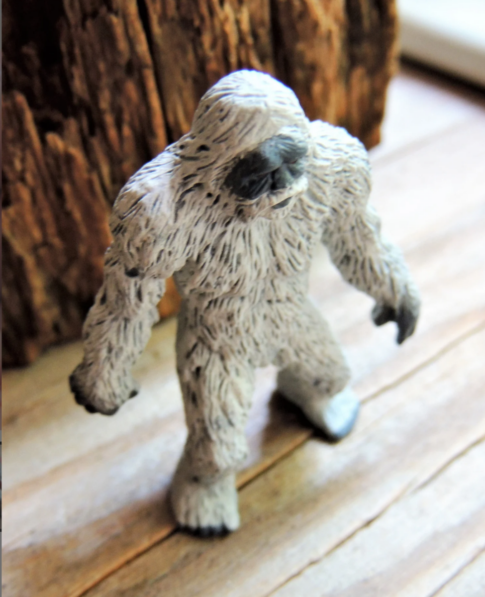 Yeti MINIATURE YETI Abominable Snowman Plastic Toy Figures Figurine Do ...